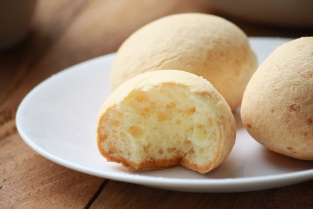 Baked Cuñapé (Bolivian Bread)