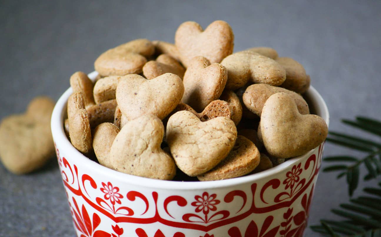 Pepperkaker (Norwegian Christmas Cookies) - Chipa by the Dozen