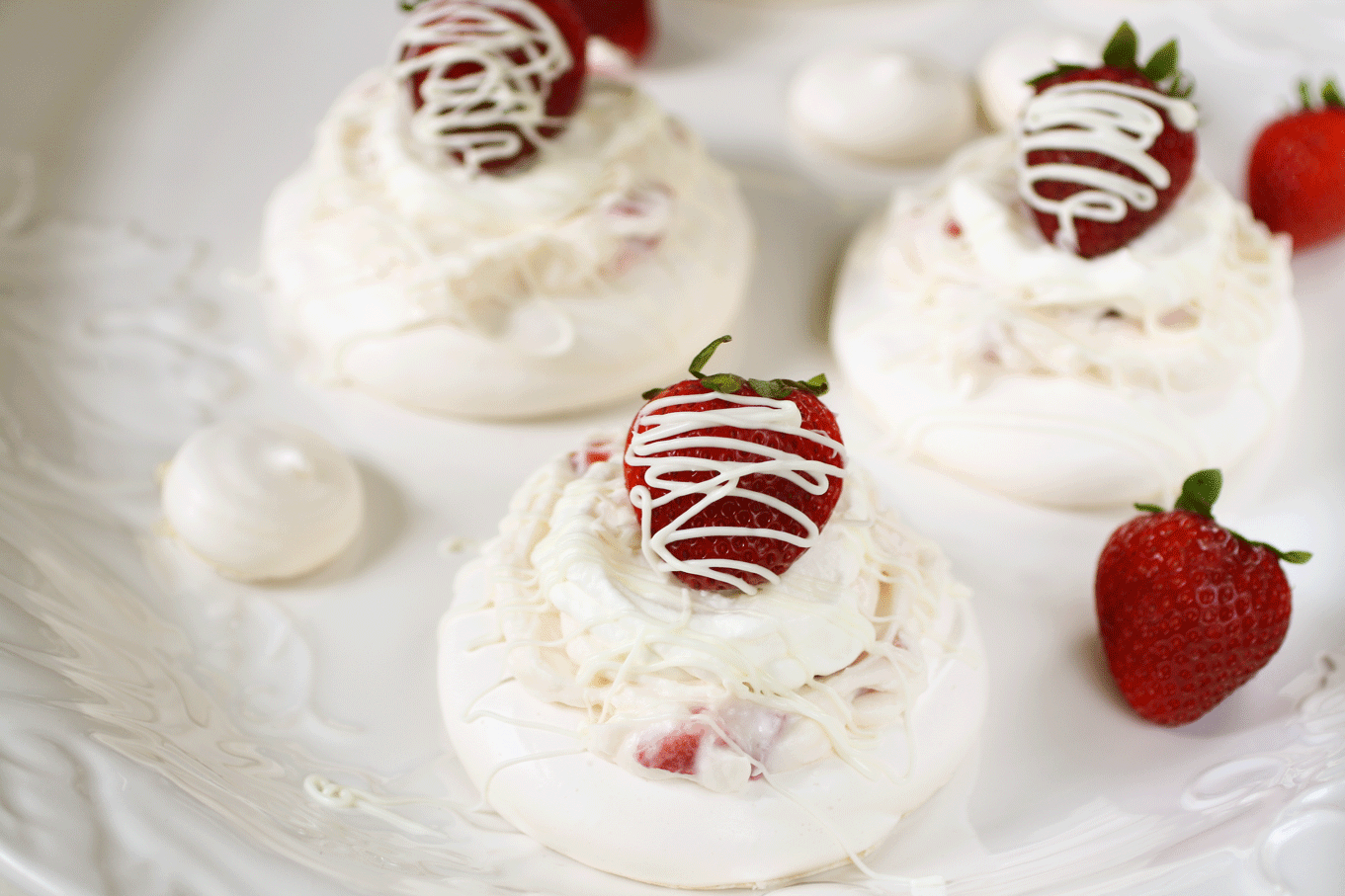 Mini Meringues with Strawberry Cheesecake - Chipa by the Dozen