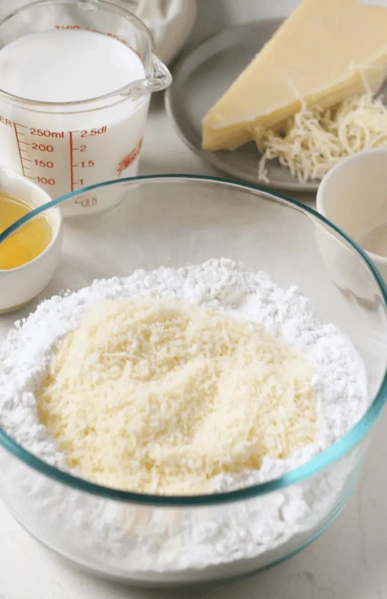 Cuñapé al Horno (Pan Boliviano) - Chipa by the Dozen